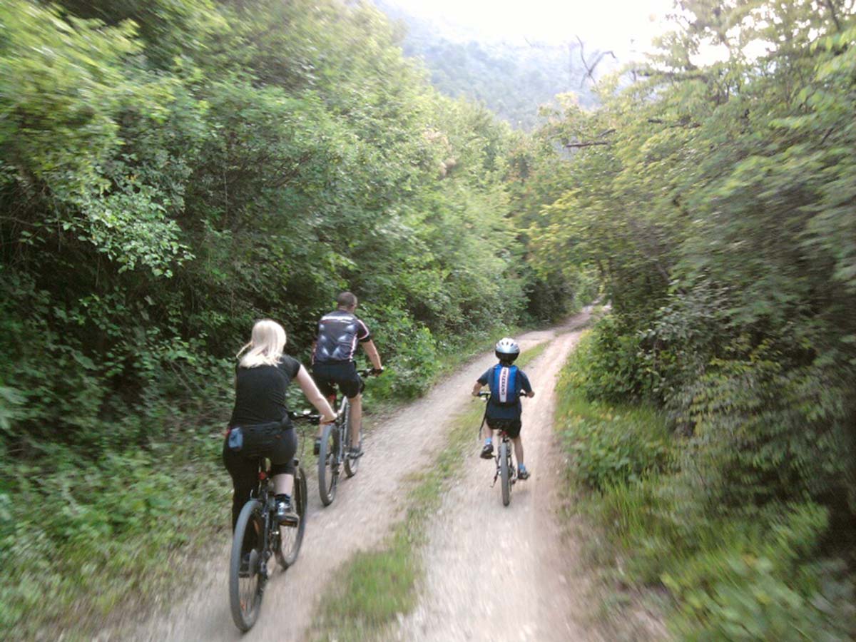 Salakovac: Sjevernim putovima Ćire - HerzegovinaBike